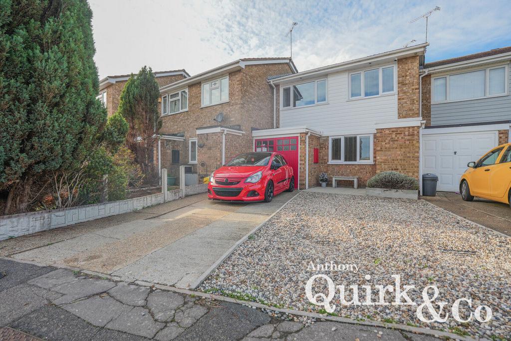 Harrow Road, Canvey Island, SS8 3 bed terraced house - £325,000