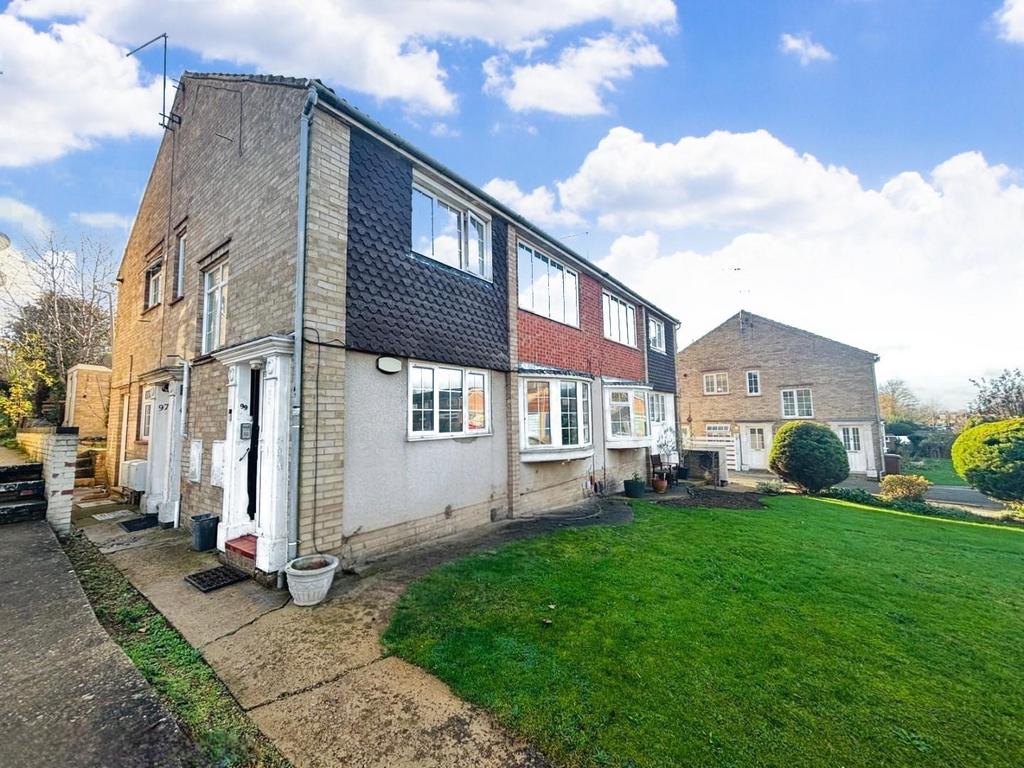 Spinney Hill Road, Spinney Hill NN3 2 bed maisonette for sale - £169,995