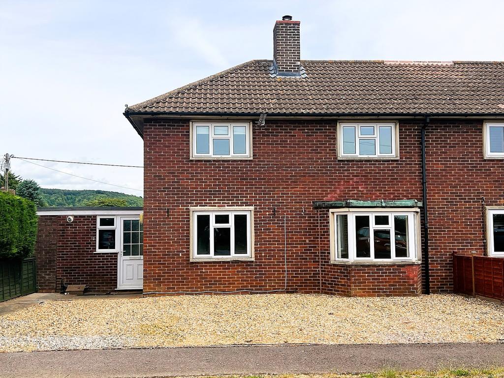 Tanis, Devizes SN10 3 bed semi-detached house - £1,300 pcm (£300 pw)