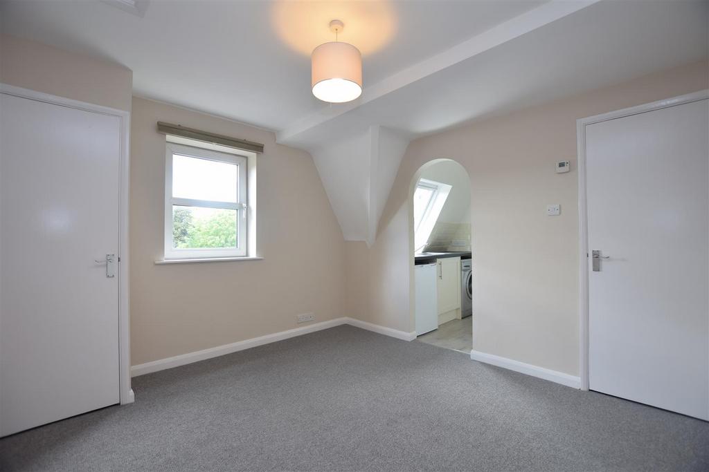 Cedar Road, Sutton SM2 1 bed house to rent - £1,250 pcm (£288 pw)