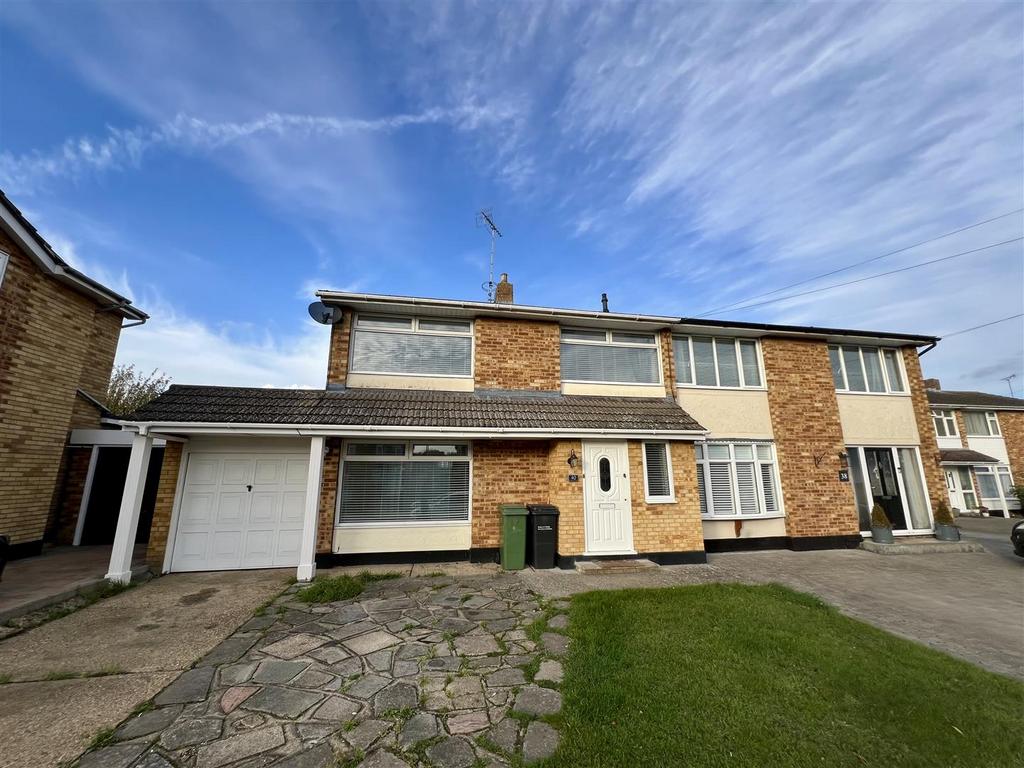 Chelmer Road, Witham CM8 3 bed semi-detached house - £1,600 pcm (£369 pw)