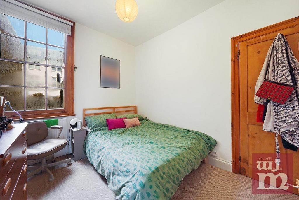 Fairfield Road, Bow, E3 3 bed house to rent - £2,750 pcm (£635 pw)