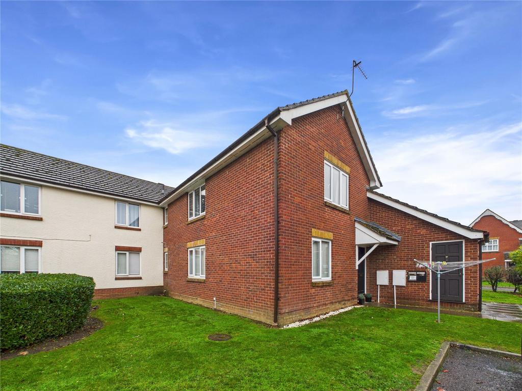 Windmill Court, London Road, Copford... 1 bed apartment - £850 pcm (£ ...