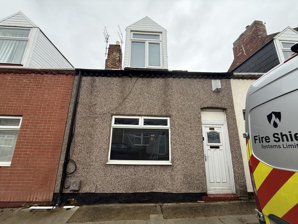 Castlereagh Street, Sunderland, SR3 3 bed terraced house - £45,000