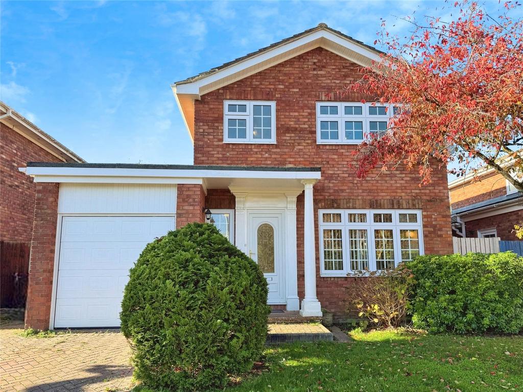 Meadow View Road, Devon EX8 4 bed detached house - £1,750 pcm (£404 pw)