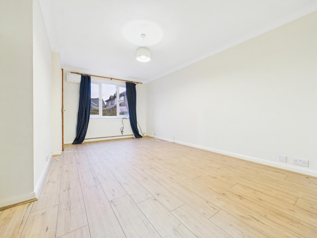 Longstock Close, Chineham... 2 bed terraced house - £1,300 pcm (£300 pw)