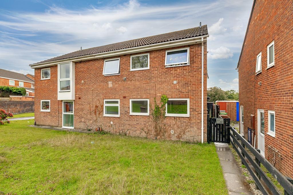 Wentwood Place, Plymouth PL6 2 bed flat - £950 pcm (£219 pw)