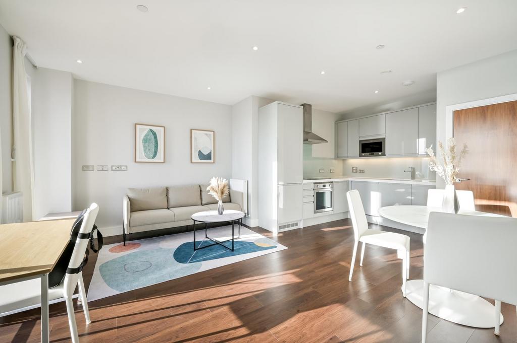 Avalon Point, 1 Silvocea Way, London... 1 bed apartment - £2,149 pcm (£ ...