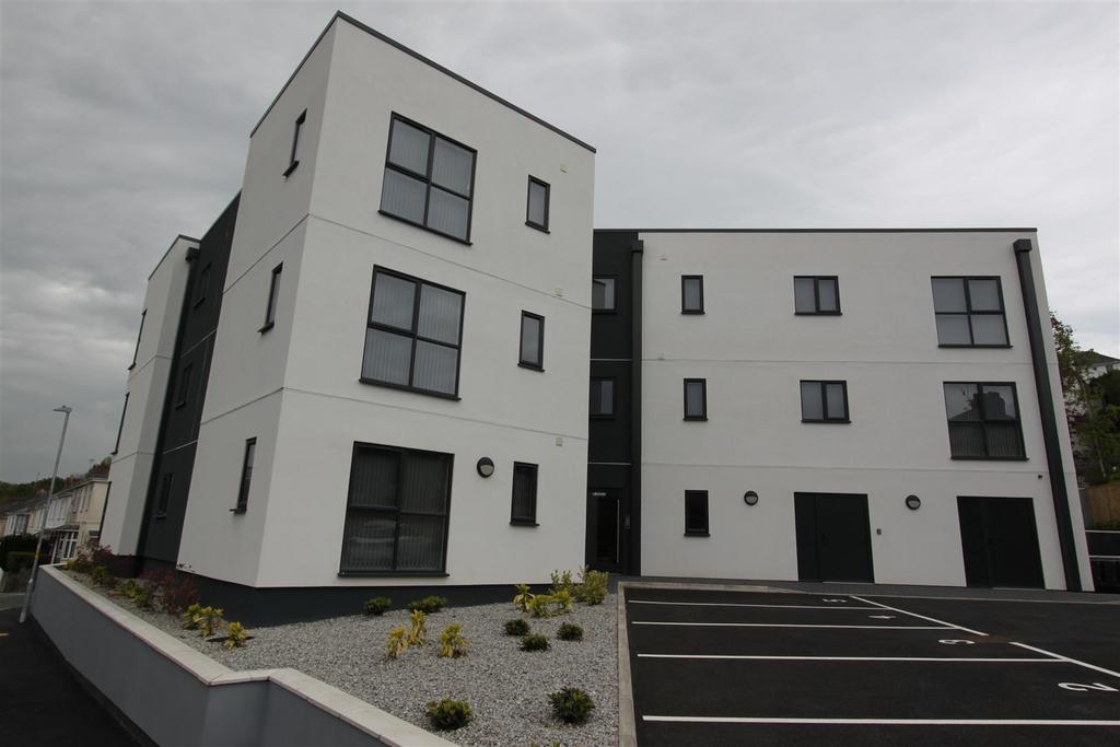 Lower Compton Road, Plymouth PL3 2 bed apartment - £1,000 pcm (£231 pw)