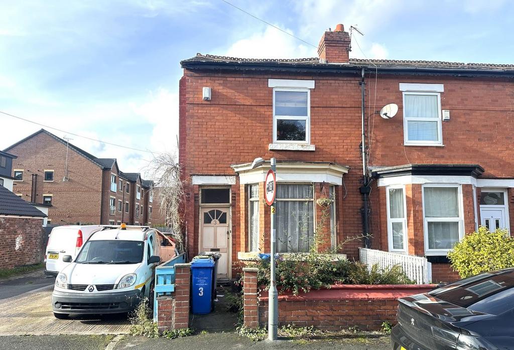 3 Firwood Avenue, Urmston... 3 bed end of terrace house for sale - £110,000