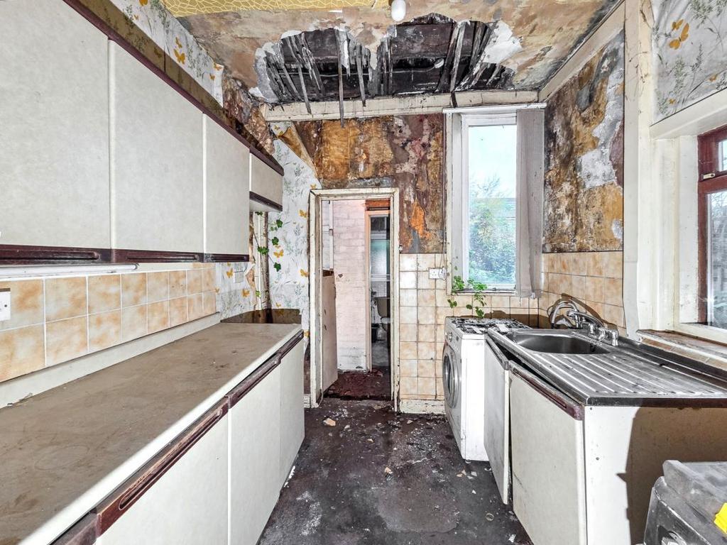 3 Firwood Avenue, Urmston... 3 bed end of terrace house for sale - £110,000