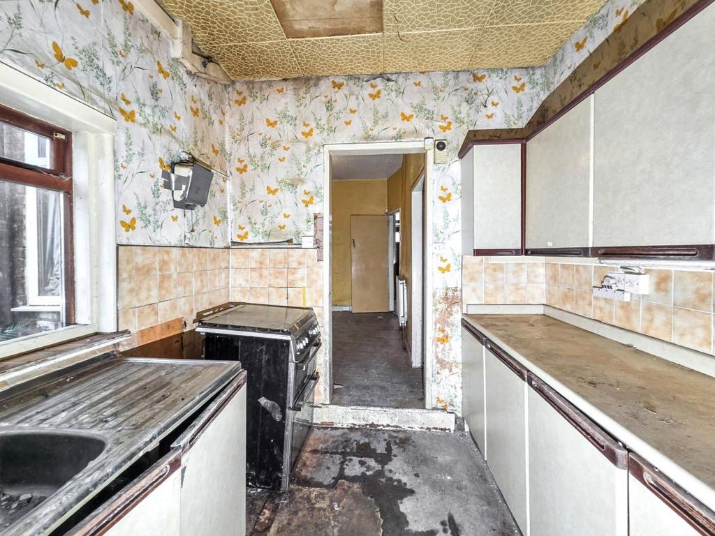 3 Firwood Avenue, Urmston... 3 bed end of terrace house for sale - £110,000