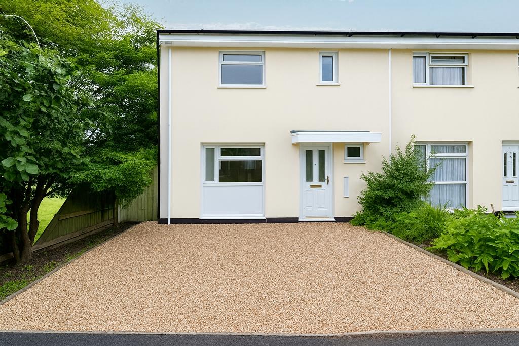 Leyswell Court, Standens Barn, NN3 9AH 3 bed end of terrace house - £ ...