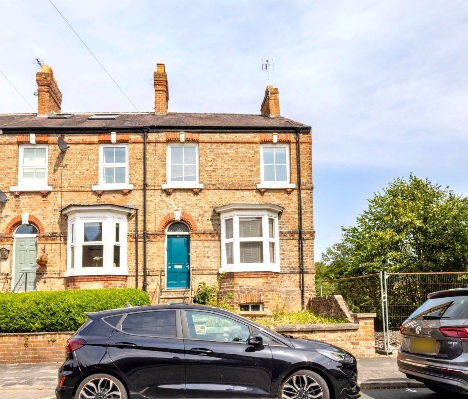 36 Princess Road, Ripon, HG4 1HS 3 bed end of terrace house - £40,000