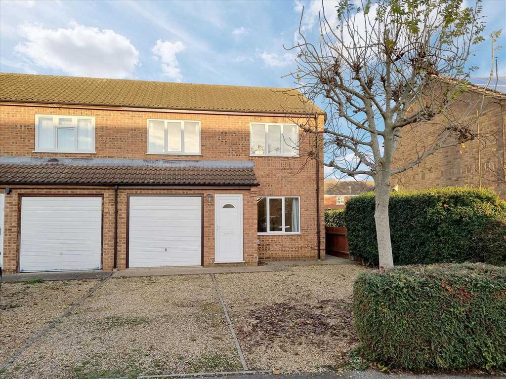 Sleaford NG34 3 bed semi-detached house - £925 pcm (£213 pw)