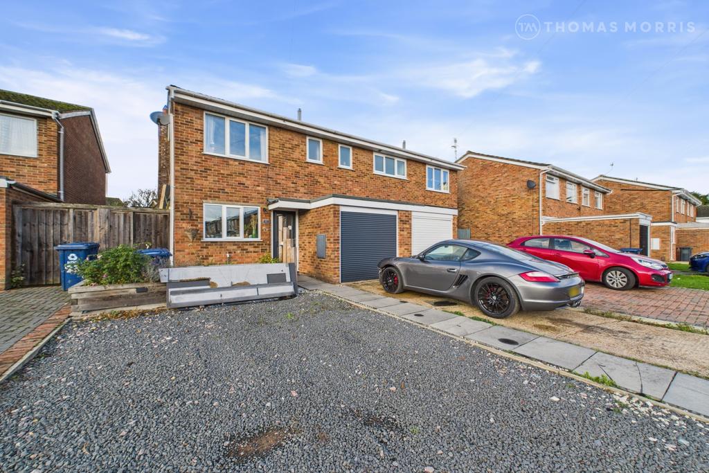 Pettis Road, Cambridgeshire PE27 3 bed semi-detached house - £350,000