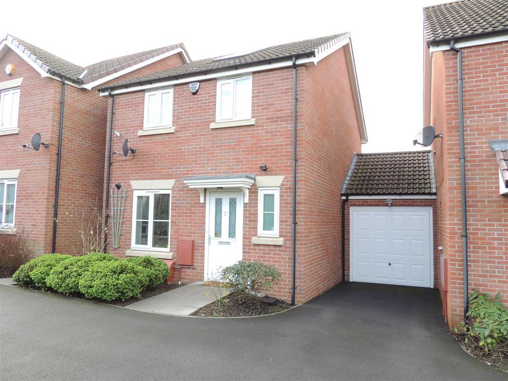 Wood Mead, Bristol 3 bed link detached house - £1,595 pcm (£368 pw)
