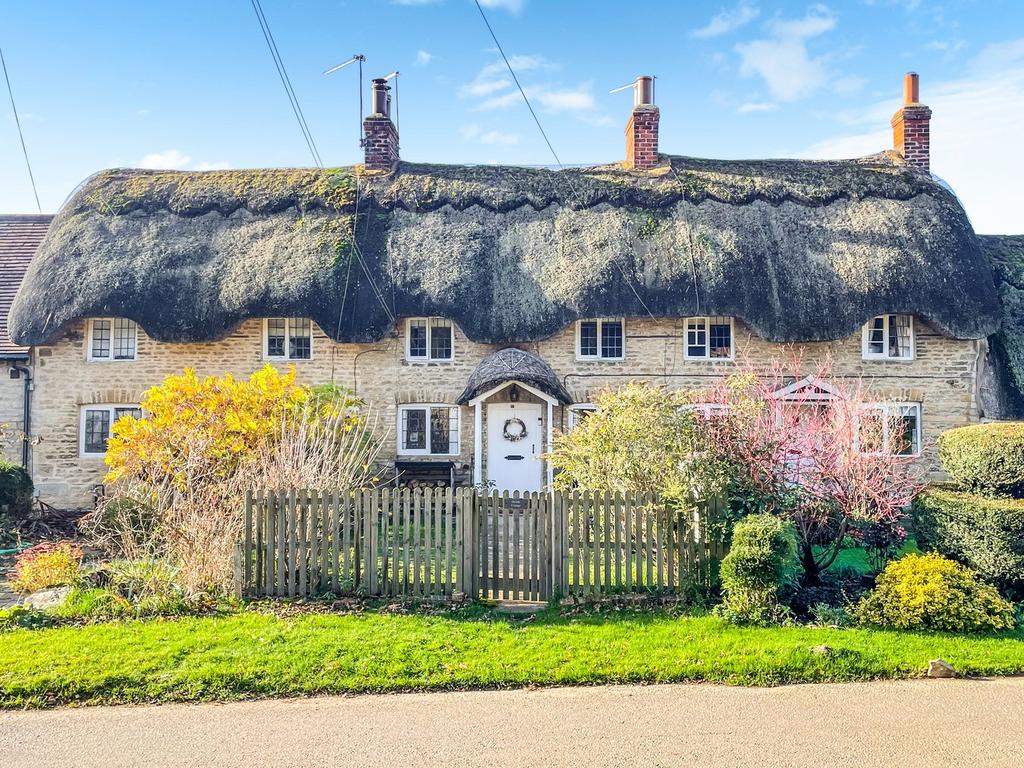 Common Street, Ravenstone, Olney, MK46 2 bed cottage for sale - £335,000