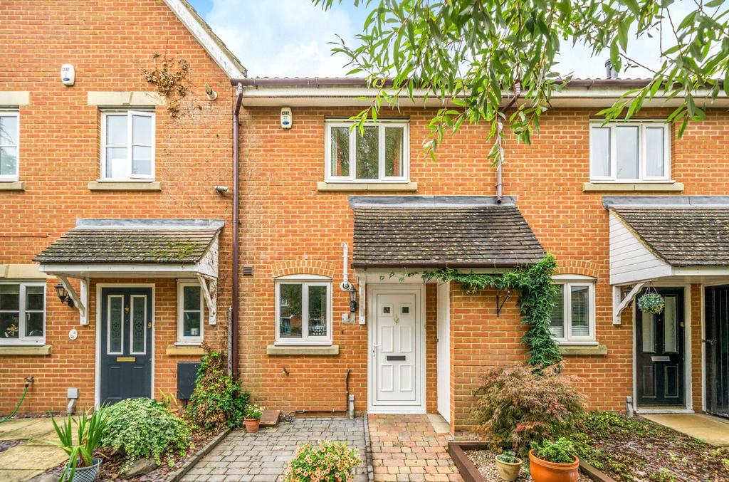 Anatase Close, Sittingbourne, Kent, ME10 2 bed terraced house - £1,250 ...