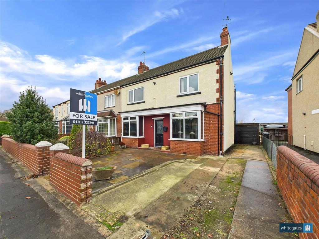 Moss Road, Askern, Doncaster, South... 3 bed semi-detached house - £175,000