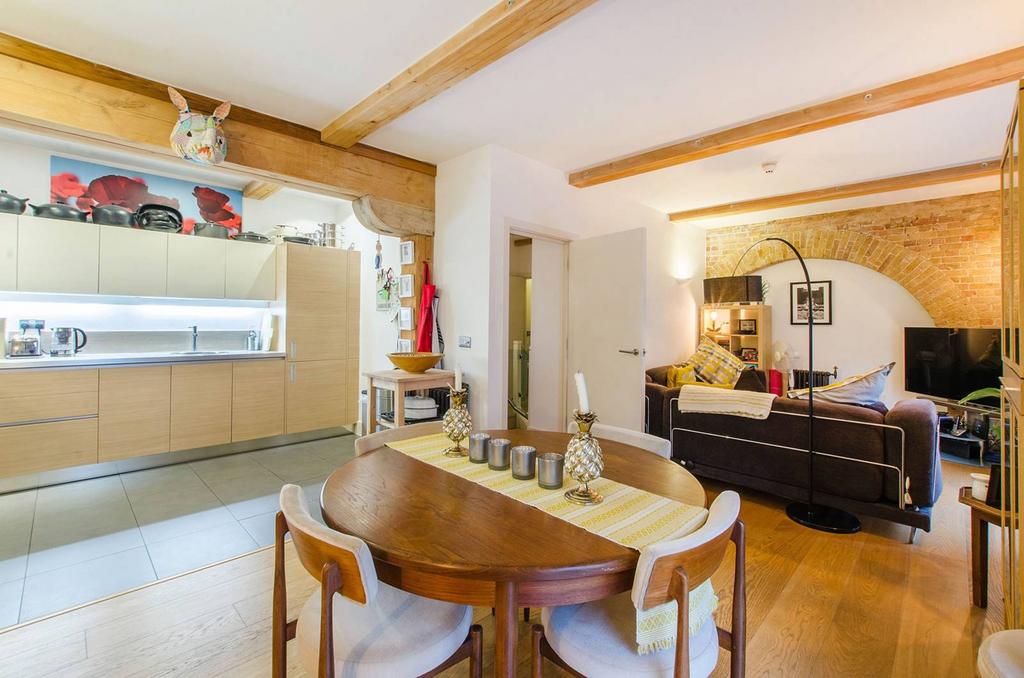 Building 49, Woolwich Riverside... 2 bed flat - £2,350 pcm (£542 pw)
