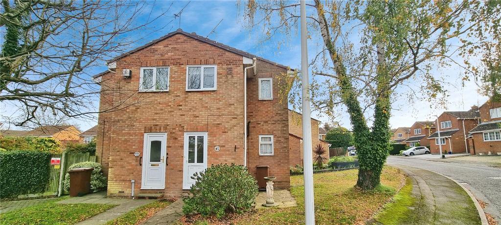 Middleton Close, Kent ME8 1 bed end of terrace house - £1,050 pcm (£242 pw)
