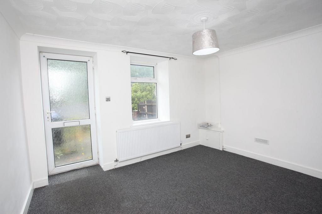 Hill Street, Abertillery NP13 2 bed end of terrace house - £650 pcm (£ ...