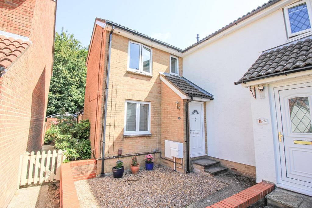Torridge Gardens, Southampton SO18 2 bed terraced house for sale - £260,000