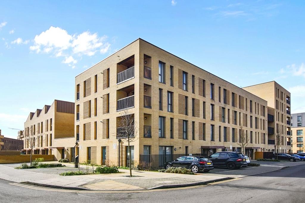 at Folio London, Flat 3, Jaguar... 1 bed apartment - £1,475 pcm (£340 pw)