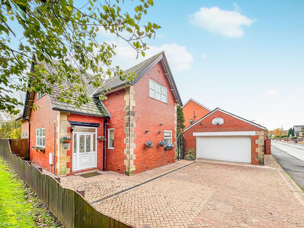 The Drive, Blackburn BB6 3 bed detached house - £475,000