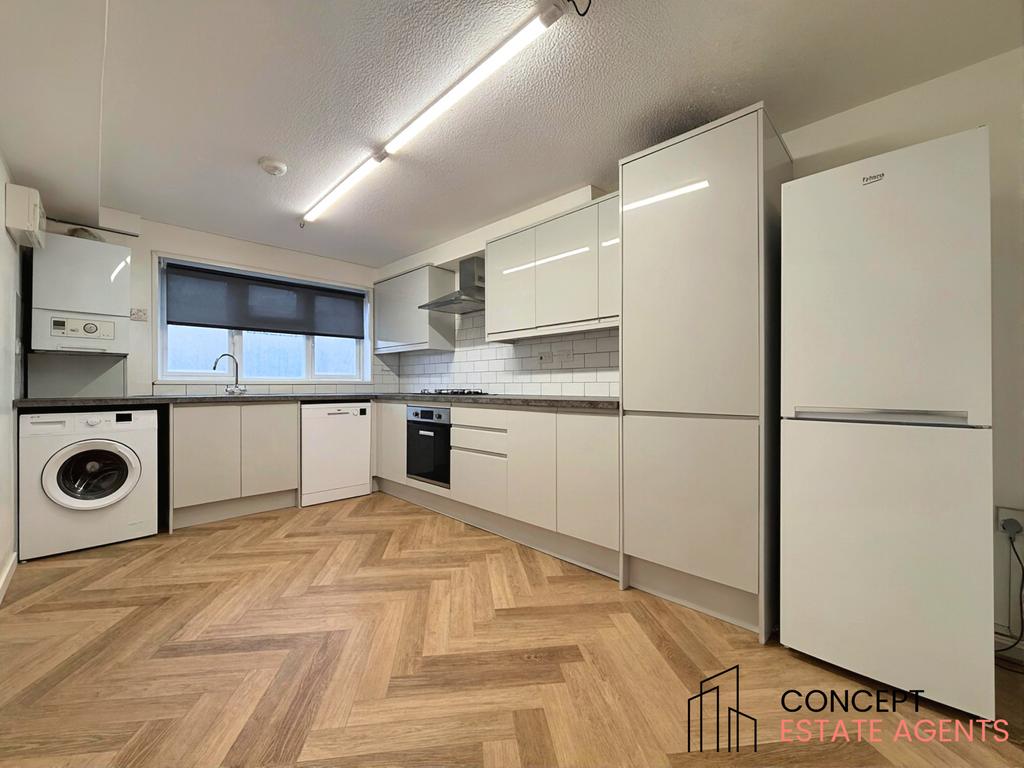 Greyhound Terrace, Streatham, SW16 3 bed terraced house - £2,350 pcm (£ ...