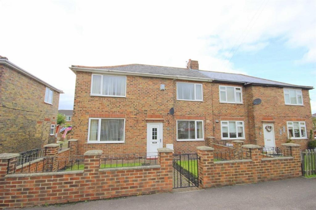 Kepier Crescent, Gilesgate 3 bed semi-detached house - £165,000