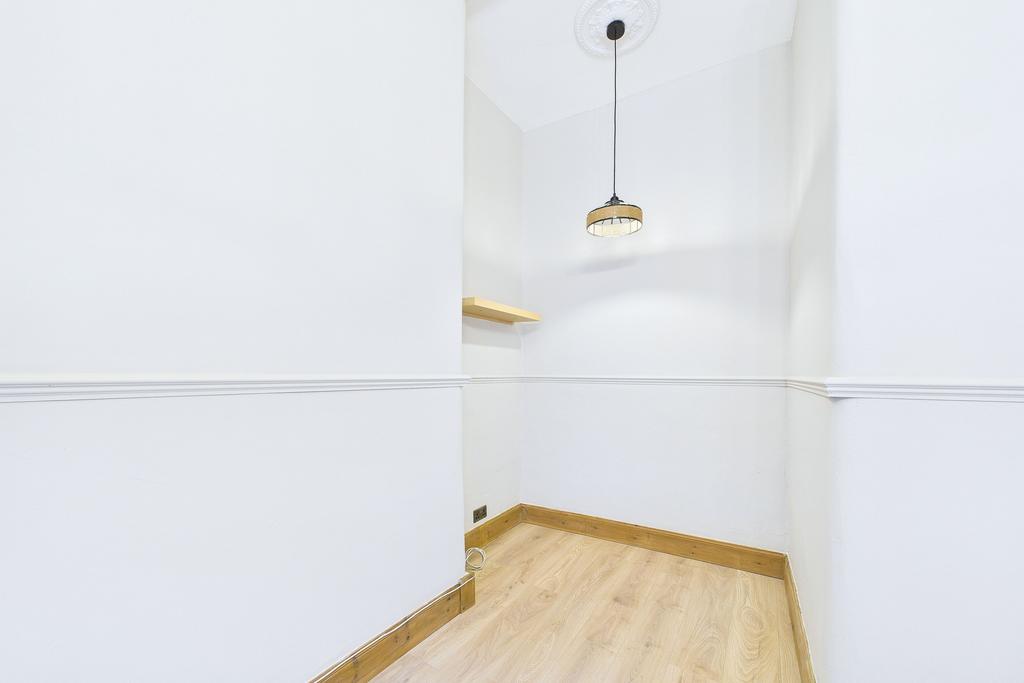 0/1 22 Linden Street 1 bed ground floor flat to rent - £850 pcm (£196 pw)