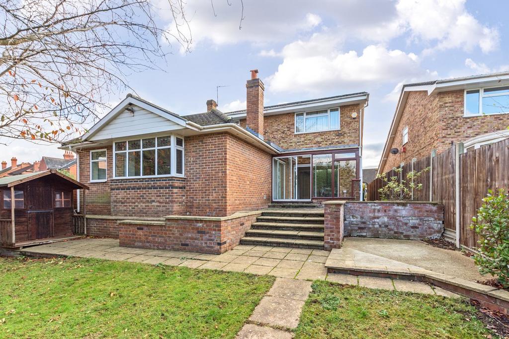Priestlands Park Road, Sidcup, DA15 5 bed detached house - £950,000