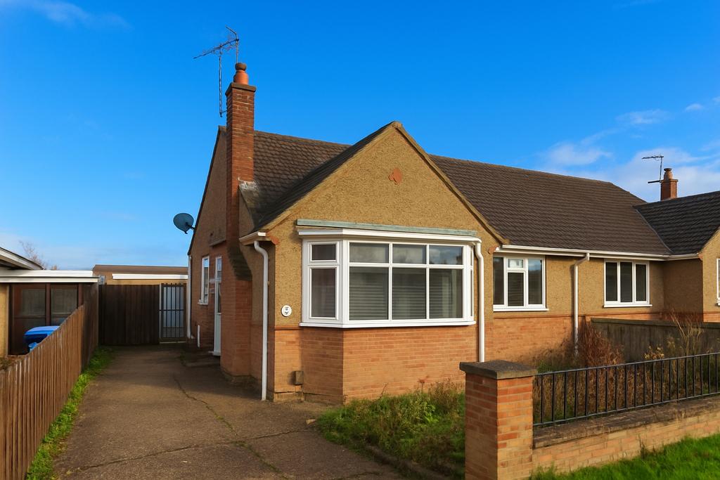 Longmynd Drive, Duston, NN5 6DJ 3 bed bungalow - £239,995