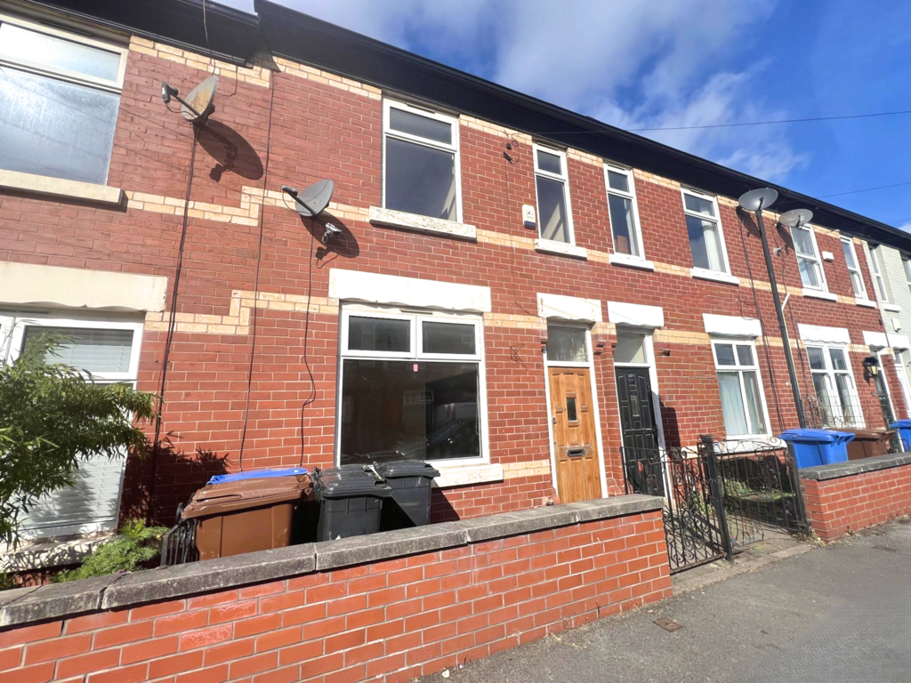 Carna Road, Stockport, SK5 6NB... 3 bed terraced house - £135,000