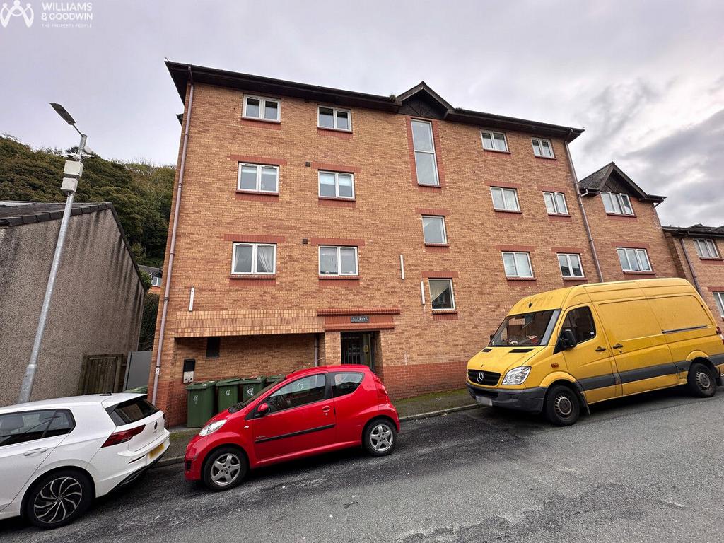 Mount Street, Bangor, LL57 2 bed flat - £850 pcm (£196 pw)