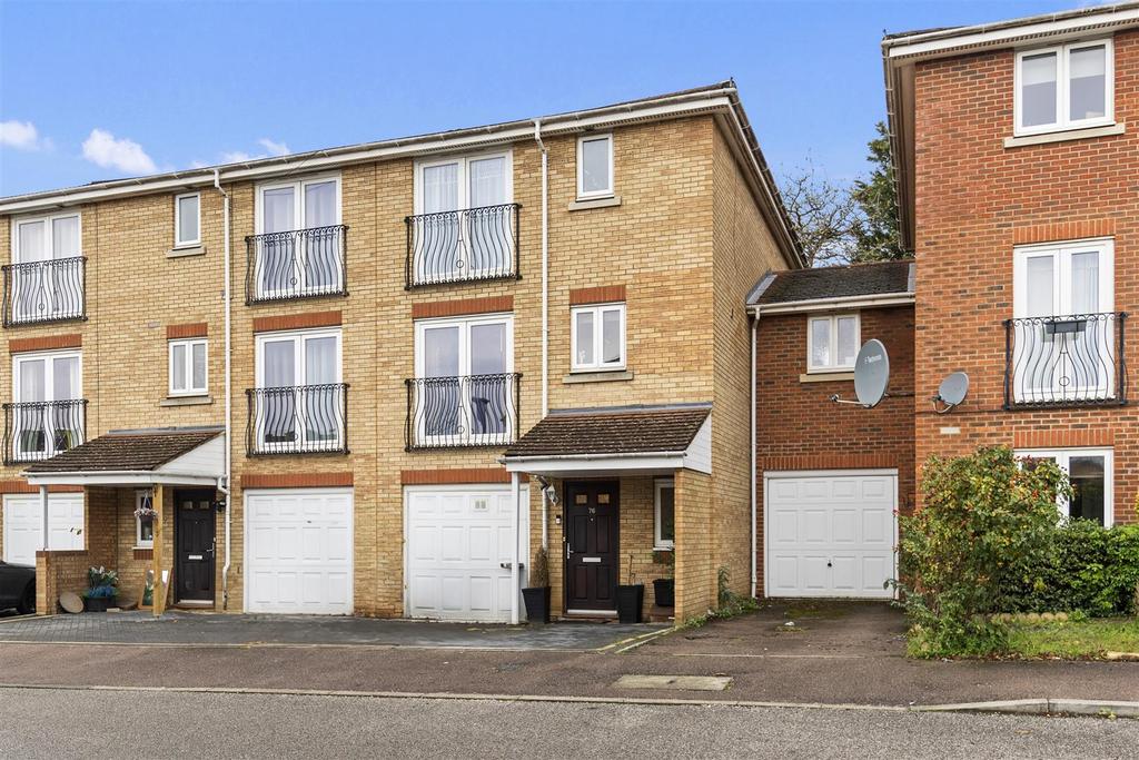 Primrose Close, Luton LU3 4 bed townhouse for sale - £400,000