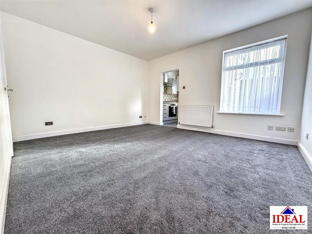 Victor Street, Carcroft, Doncaster 3 bed terraced house for sale - £119,950