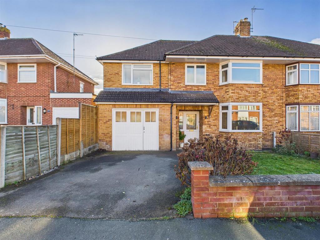 Park Avenue, Longlevens, Gloucester 4 bed semi-detached house for sale ...
