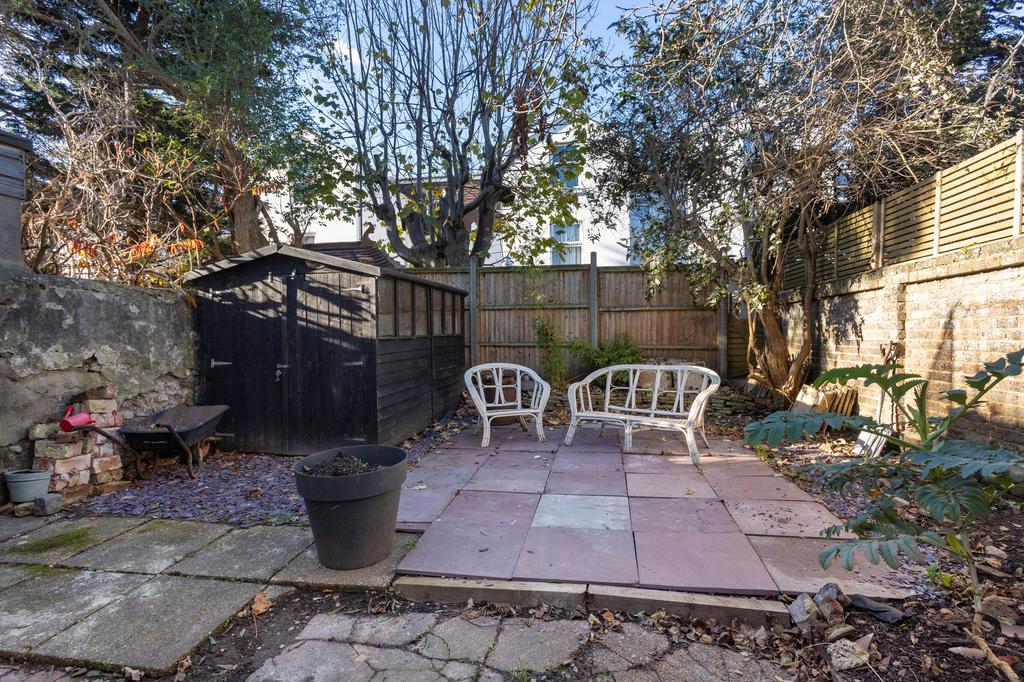 Westbourne Gardens, Hove, BN3 1 bed flat to rent - £1,000 pcm (£231 pw)
