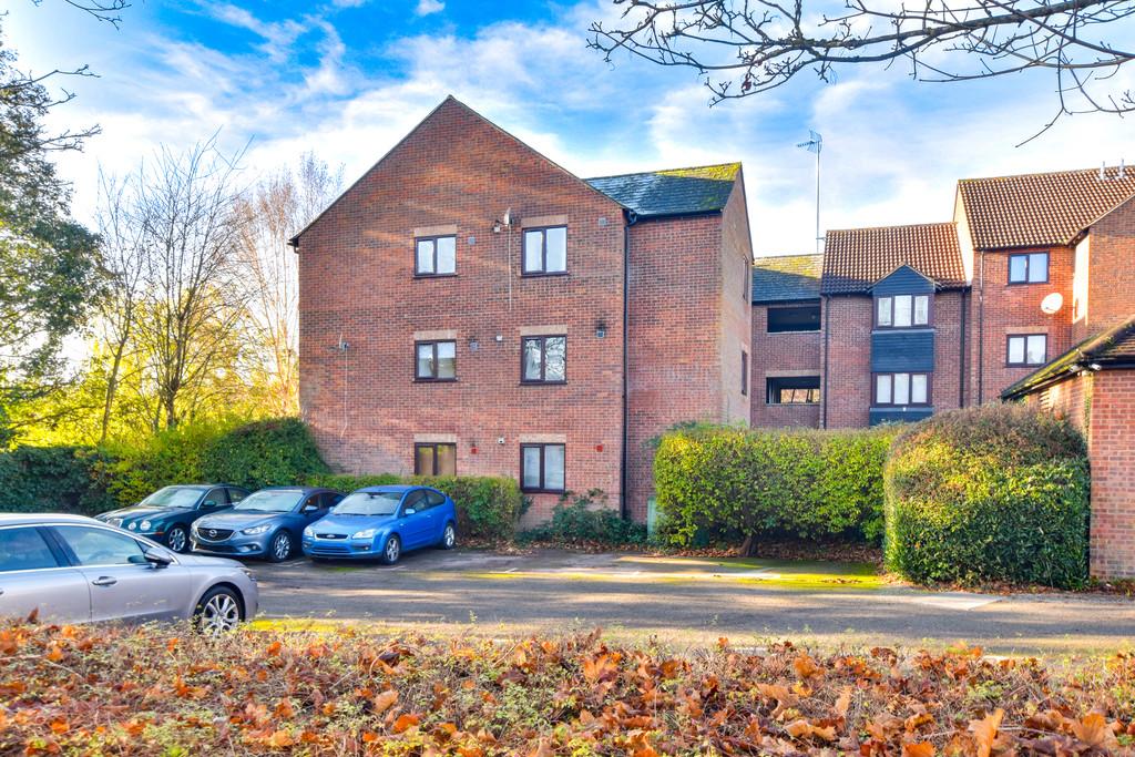 Granary Court, Great Dunmow 1 bed apartment - £1,000 pcm (£231 pw)