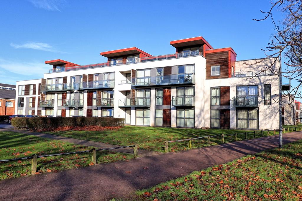 Cavalry Road, Colchester CO2 2 bed apartment - £240,000