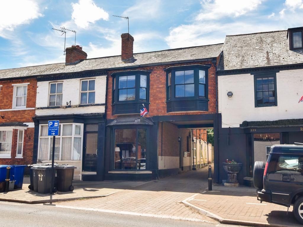 Watling Street West, Towcester, NN12 1 bed flat - £625 pcm (£144 pw)