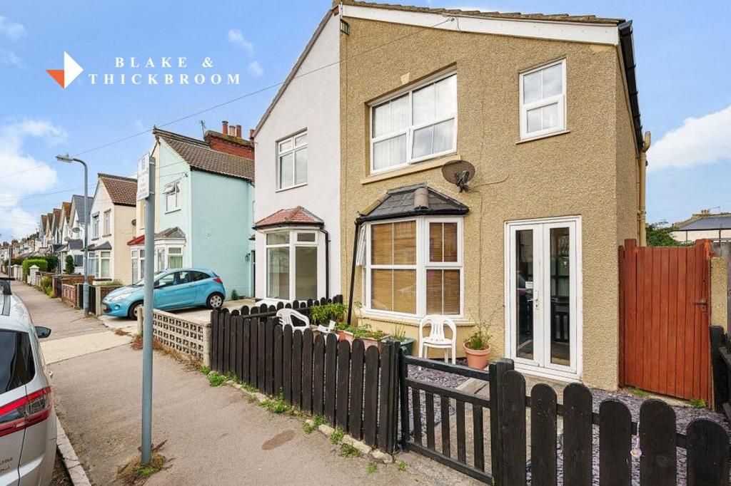 Anchor Road, Clacton-on-Sea 2 bed semi-detached house for sale - £180,000