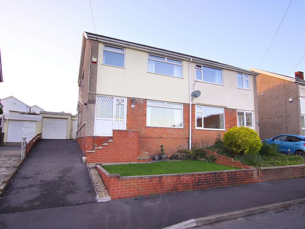 Southgate Avenue, Llantrisant, CF72 8DR 3 bed semi-detached house for ...
