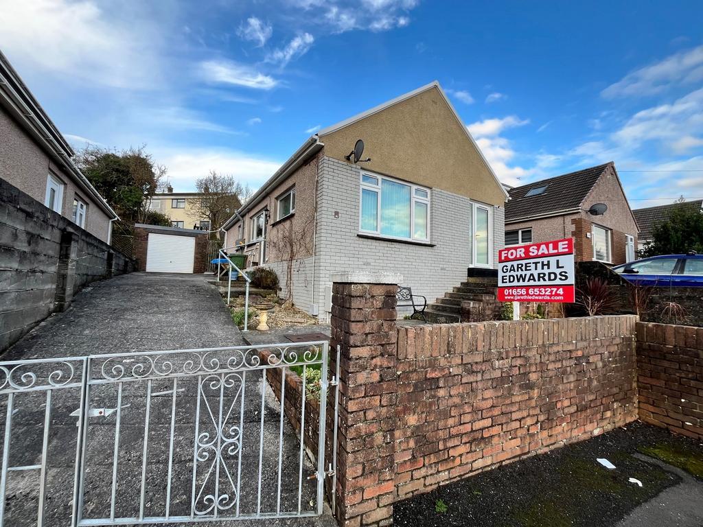 Heol-Y-Groes, Litchard, Bridgend.... 3 bed detached bungalow for sale ...