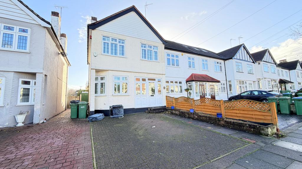 Bournewood Road, London SE18 3 bed end of terrace house - £2,400 pcm (£ ...