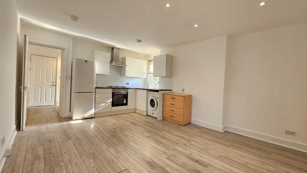 Long Lane N3 1 bed flat - £1,500 pcm (£346 pw)