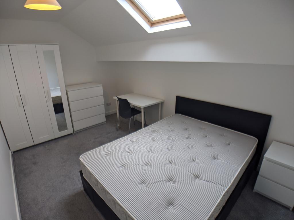 Parsonage Road, Manchester M20 3 bed flat - £1,884 pcm (£435 pw)